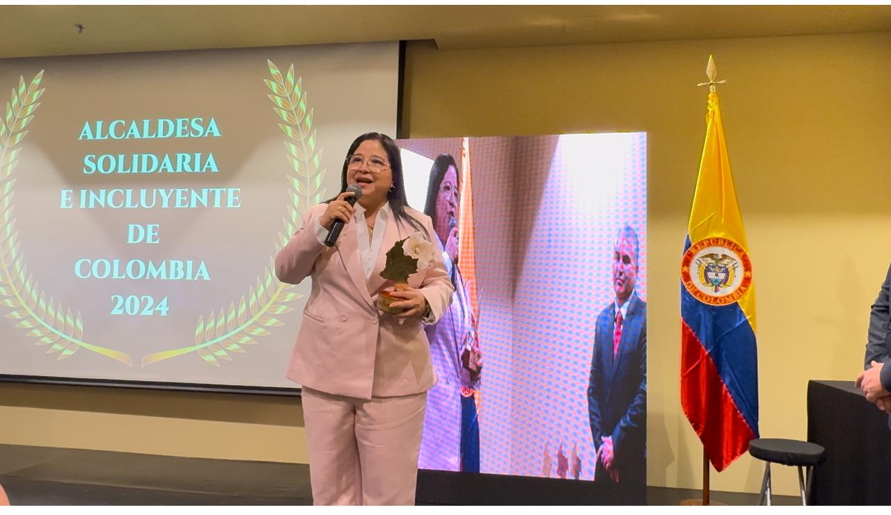 Alcira Sandoval Ibáñez, Líder en Inclusión y Empleo, Galardonada como ...