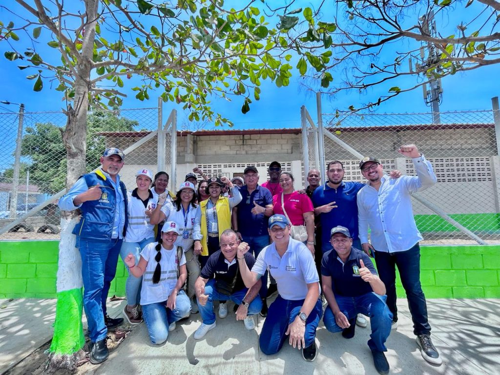 ¡Nueva Esperanza celebra! Tras 10 años de espera, su casa comunal ahora ...